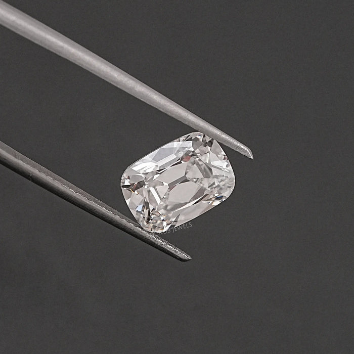 Cushion Cut Diamond in Old Mine | Ouros Jewels